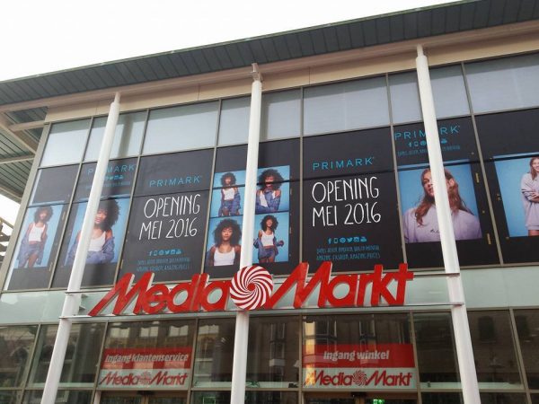 Fietsstewards tijdens opening Primark Groningen - Bengels